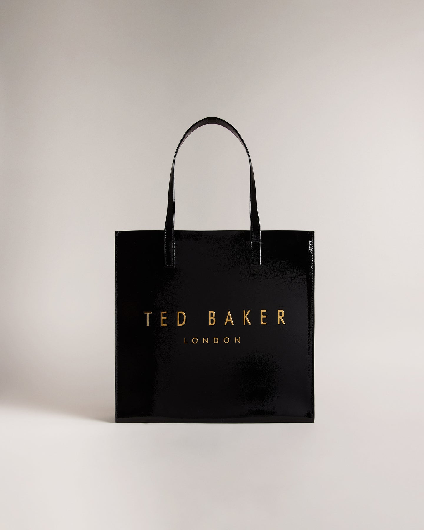 Buy Crinkon Large Crinkle Texture Icon Bag Black For Women - Ted Baker UAE