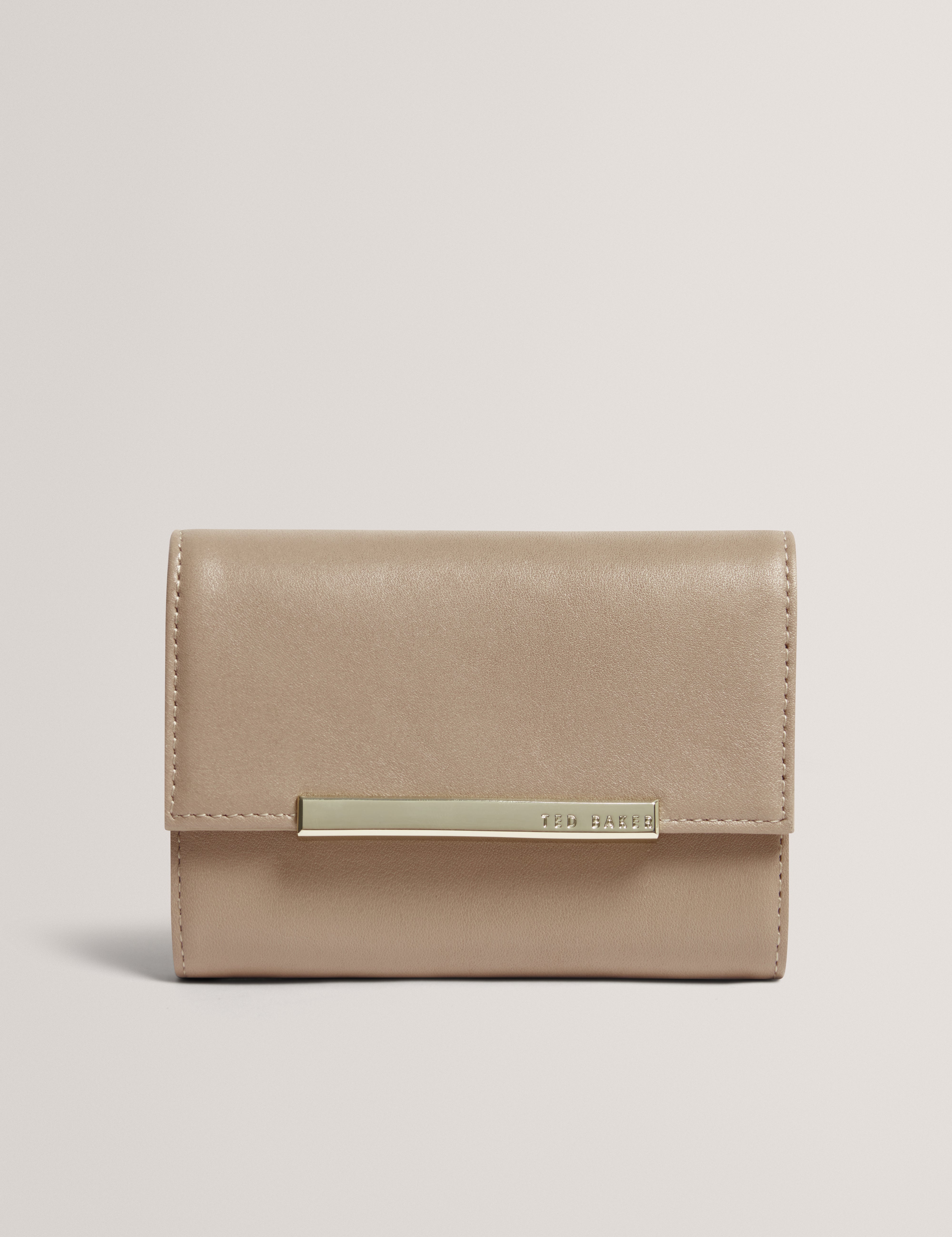 Rylah Bar Detail Small Leather Purse Camel